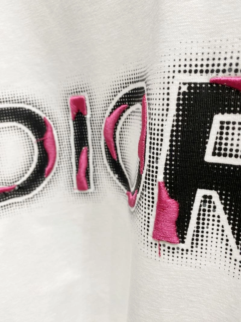 Accurate model Christian Dior T-Shirts