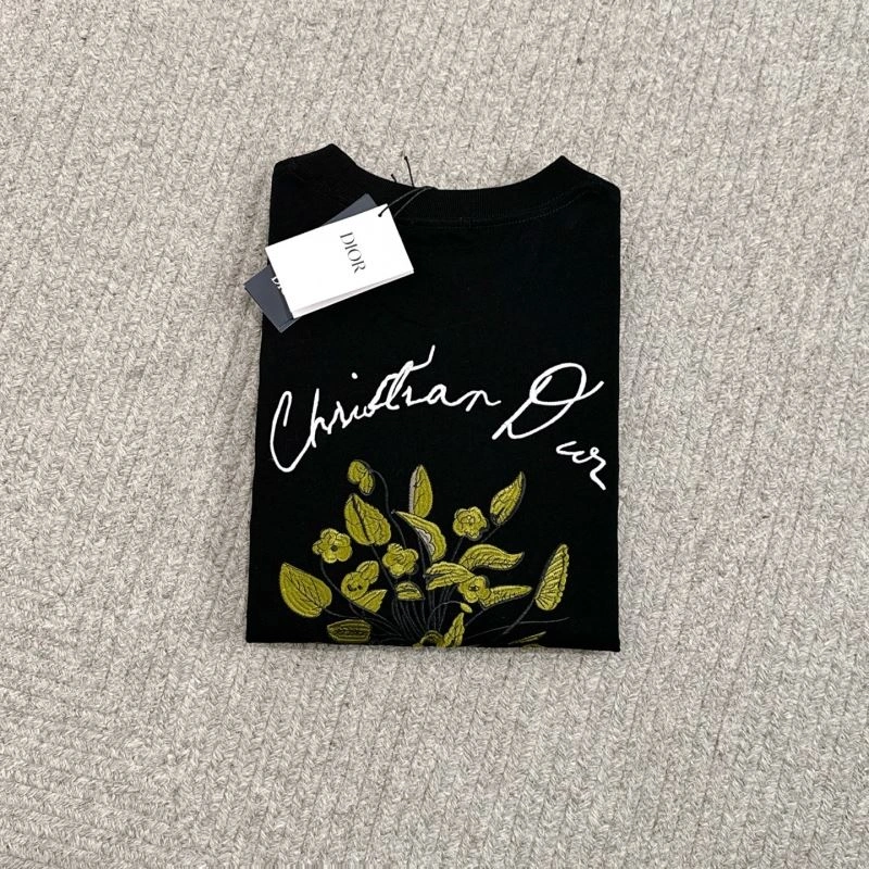 Bargain Christian Dior T-Shirts