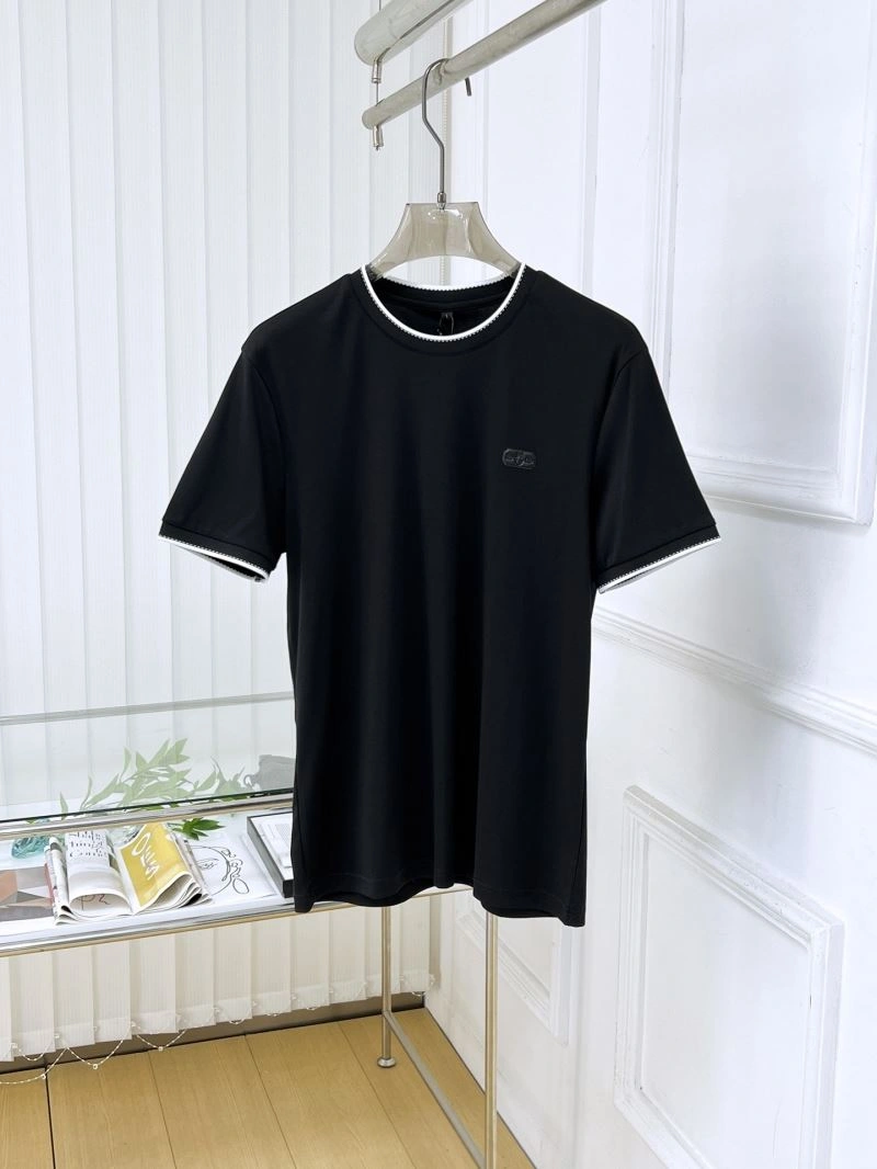 Accurate model Christian Dior T-Shirts