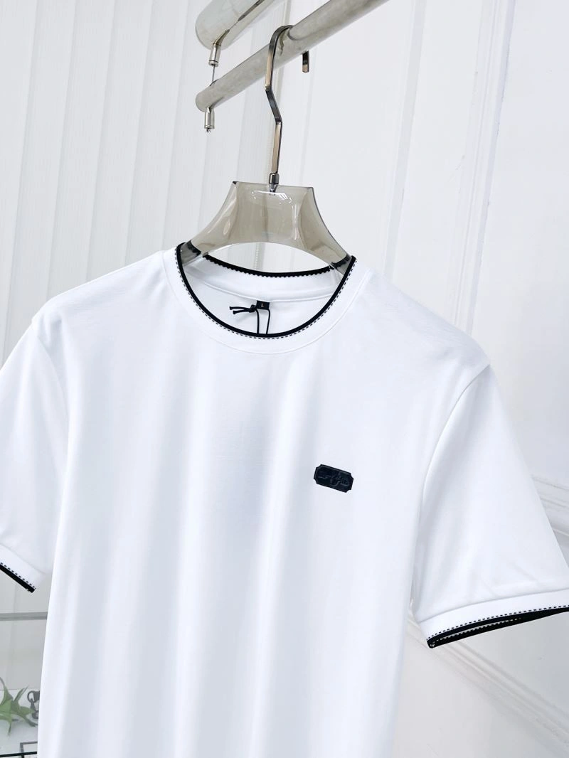 Accurate model Christian Dior T-Shirts