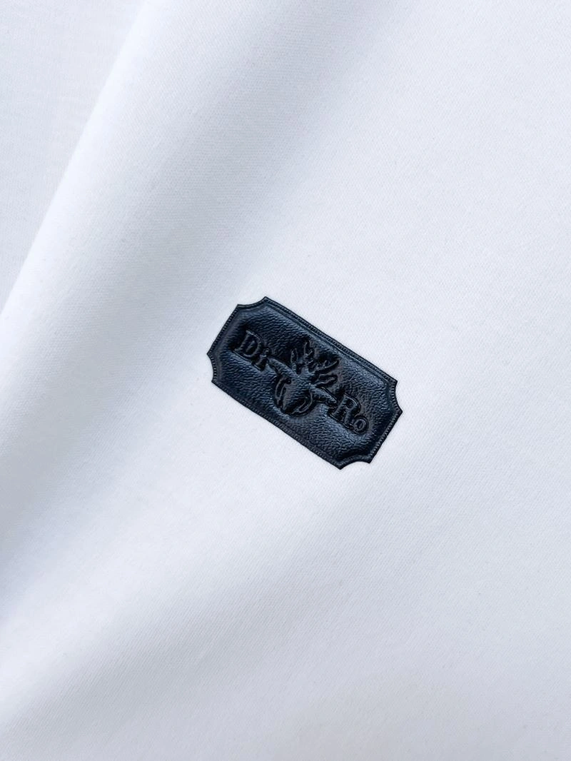 Accurate model Christian Dior T-Shirts