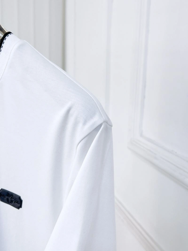 Accurate model Christian Dior T-Shirts