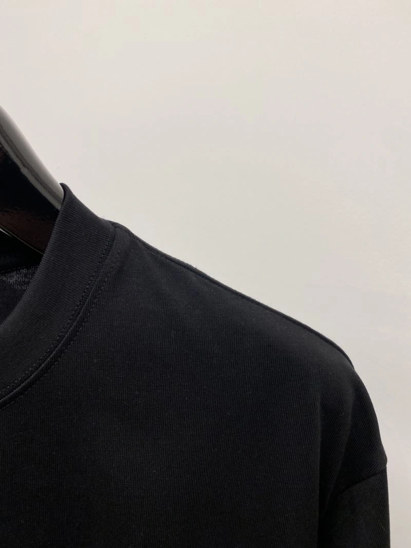 Accurate model Christian Dior T-Shirts