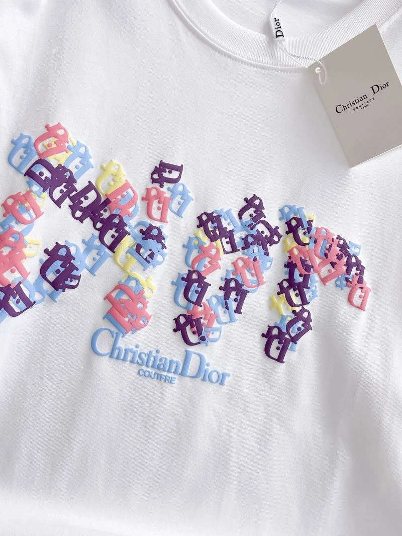 Accurate model Christian Dior T-Shirts