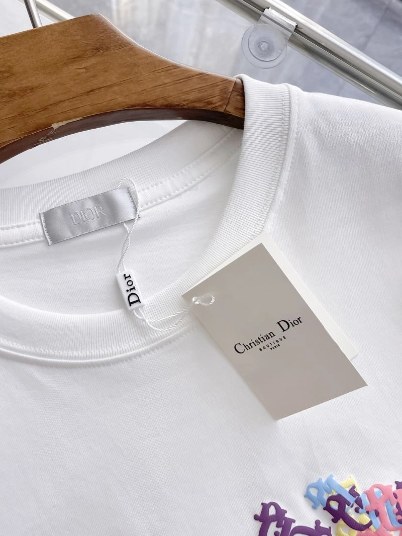 Accurate model Christian Dior T-Shirts