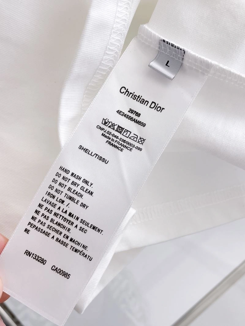 Accurate model Christian Dior T-Shirts