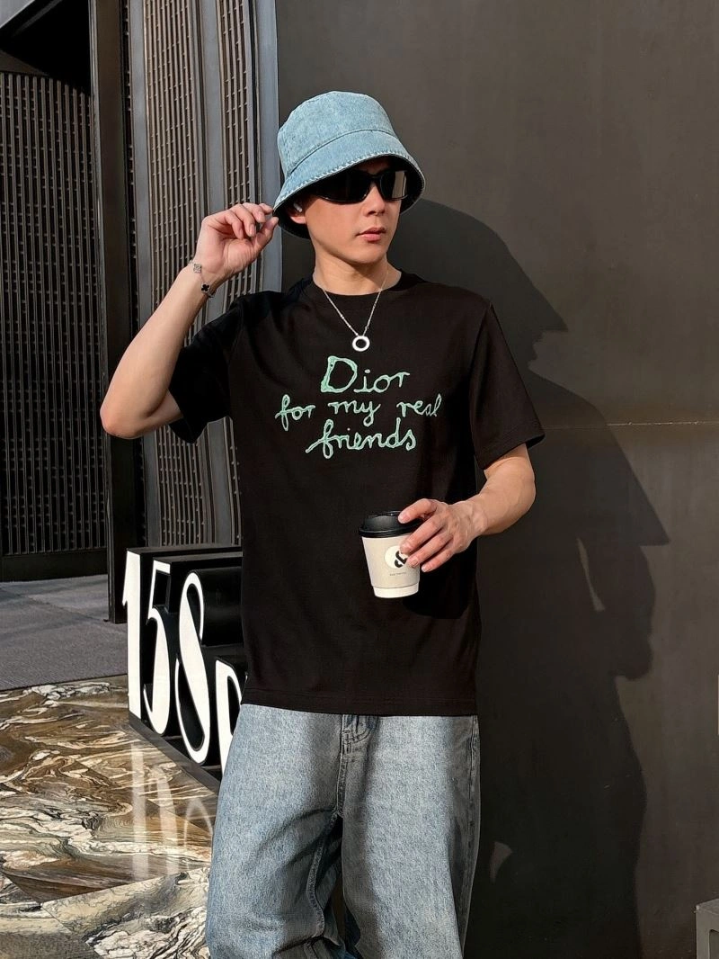 Bargain Christian Dior T-Shirts