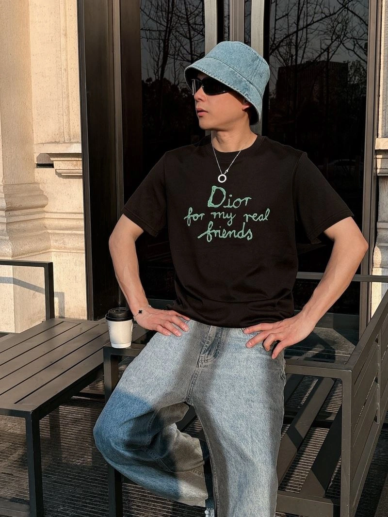 Bargain Christian Dior T-Shirts