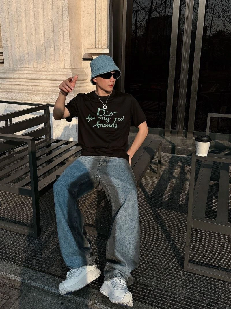 Bargain Christian Dior T-Shirts