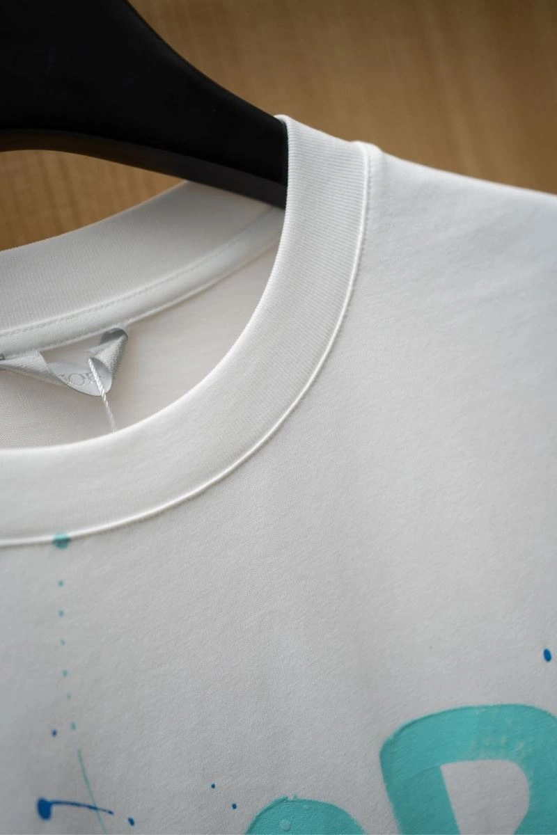Accurate model Christian Dior T-Shirts