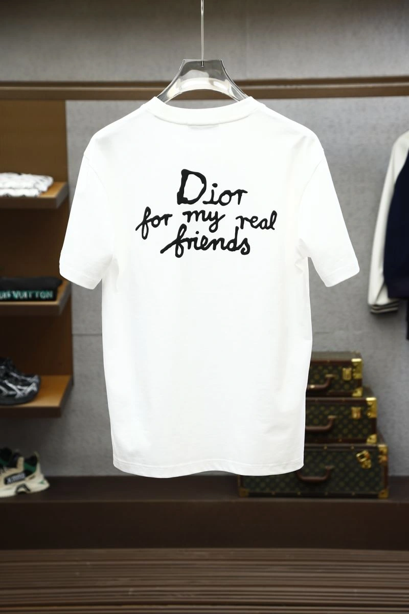 Accurate model Christian Dior T-Shirts