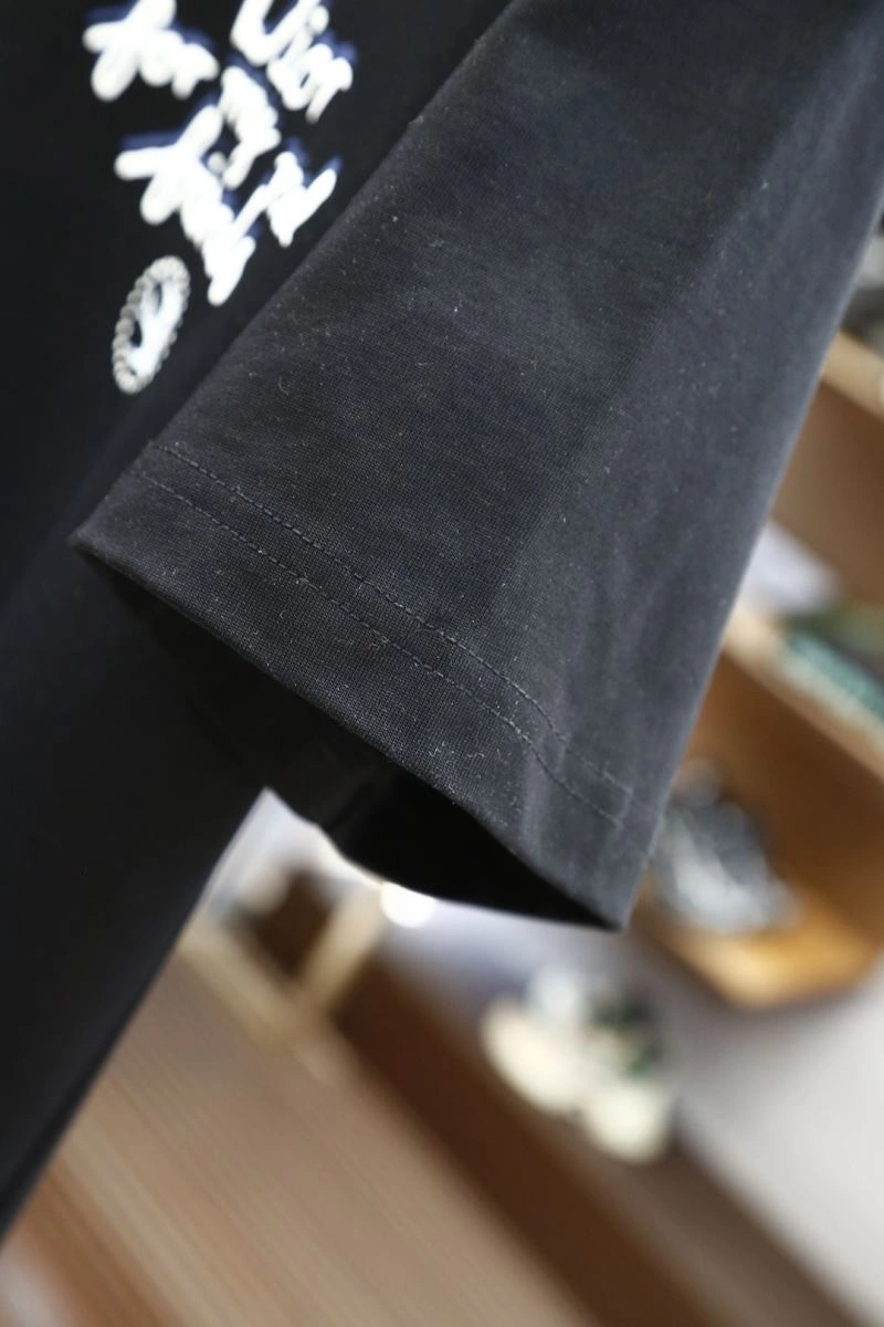 Accurate model Christian Dior T-Shirts