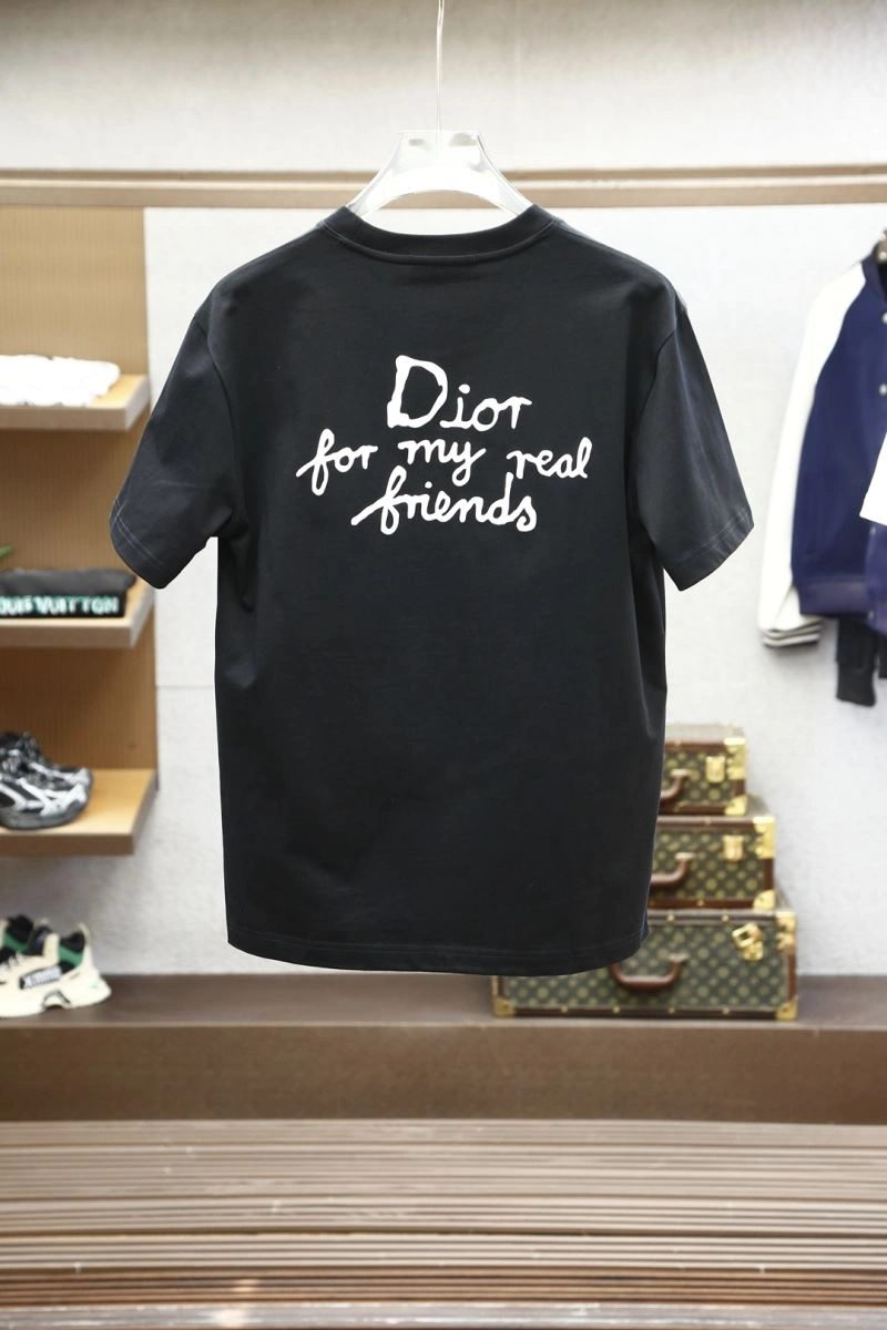 Accurate model Christian Dior T-Shirts