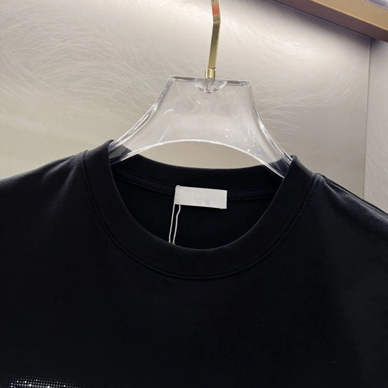 Accurate model Christian Dior T-Shirts