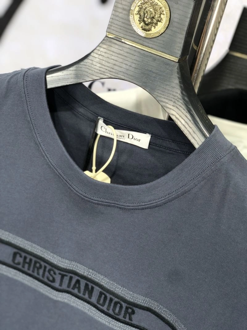 Accurate model Christian Dior T-Shirts