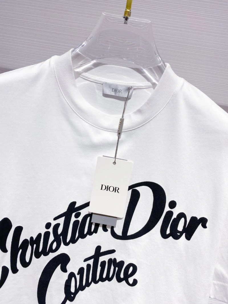 Accurate model Christian Dior T-Shirts