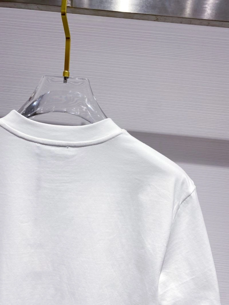 Accurate model Christian Dior T-Shirts