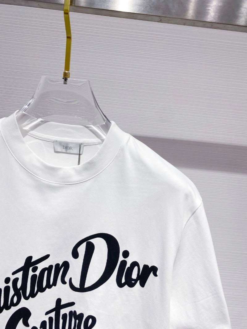 Accurate model Christian Dior T-Shirts