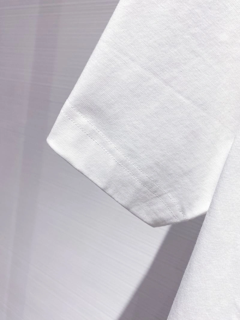 Accurate model Christian Dior T-Shirts