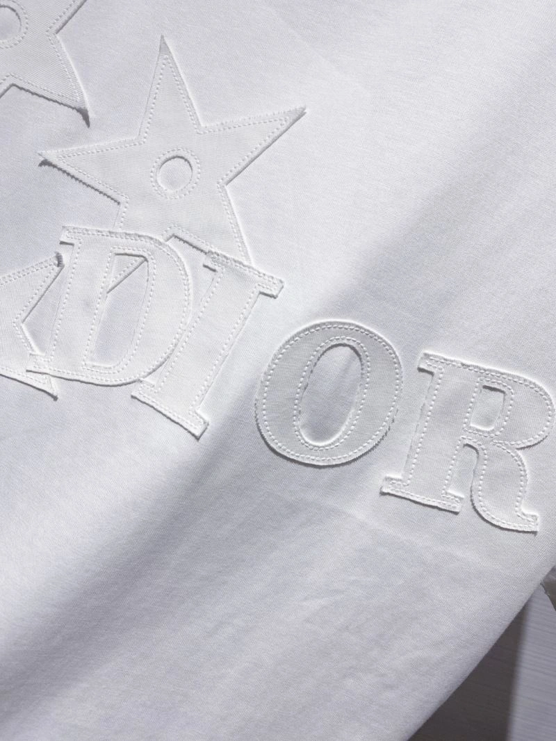 Accurate model Christian Dior T-Shirts