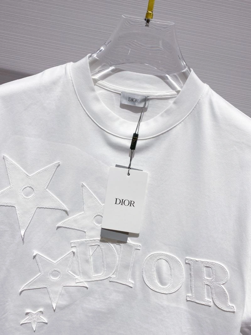 Accurate model Christian Dior T-Shirts