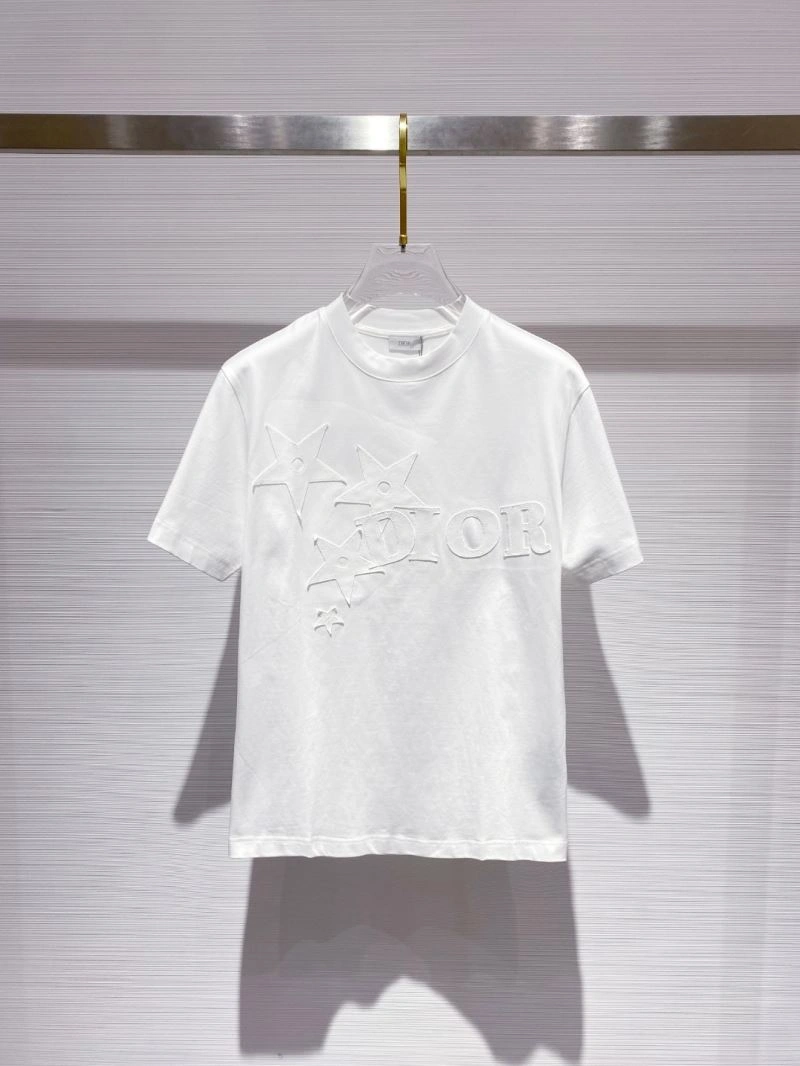 Accurate model Christian Dior T-Shirts