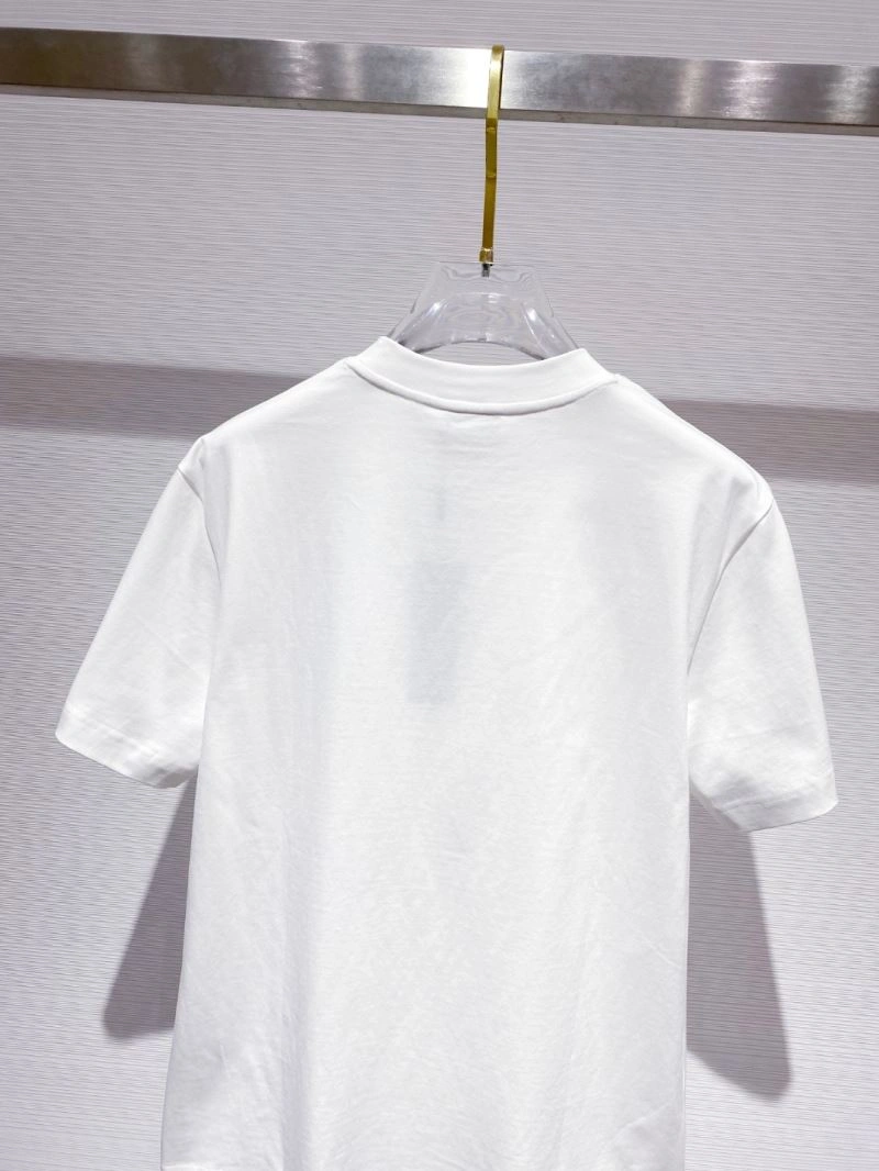 Accurate model Christian Dior T-Shirts