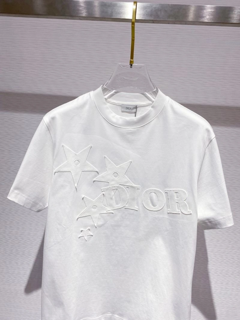 Accurate model Christian Dior T-Shirts