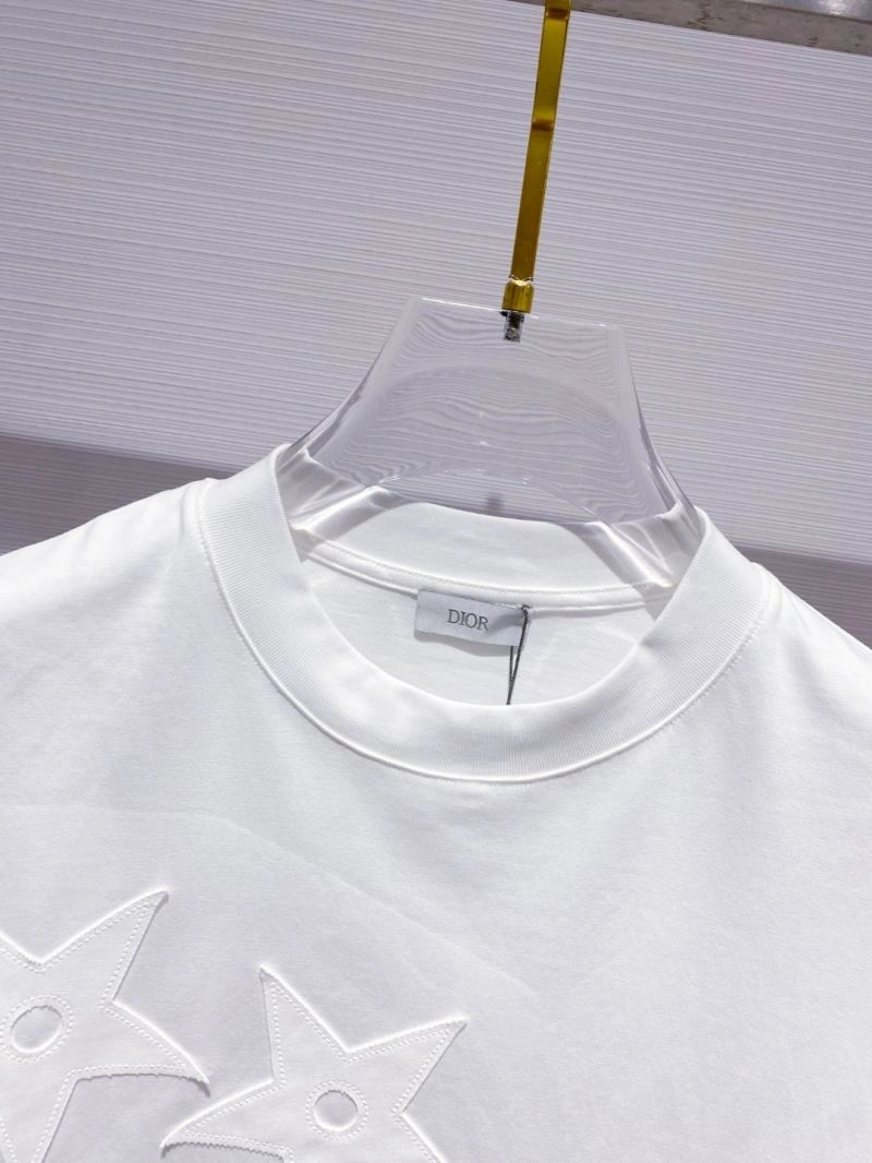 Accurate model Christian Dior T-Shirts