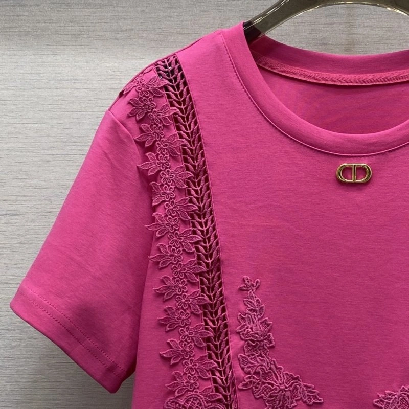Accurate model Christian Dior T-Shirts