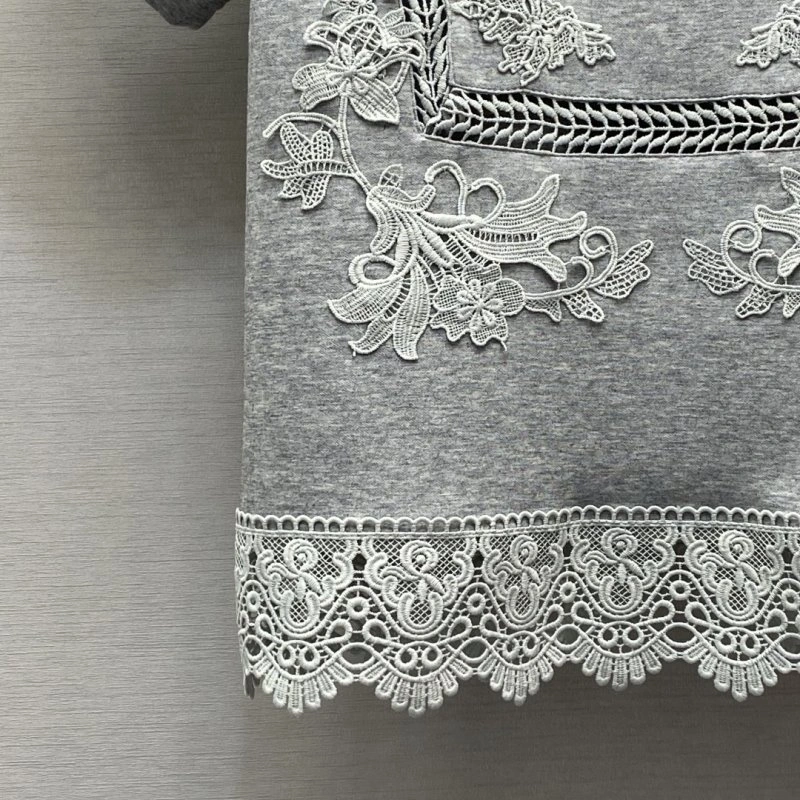 Accurate model Christian Dior T-Shirts