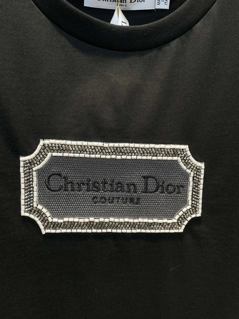 Accurate model Christian Dior T-Shirts
