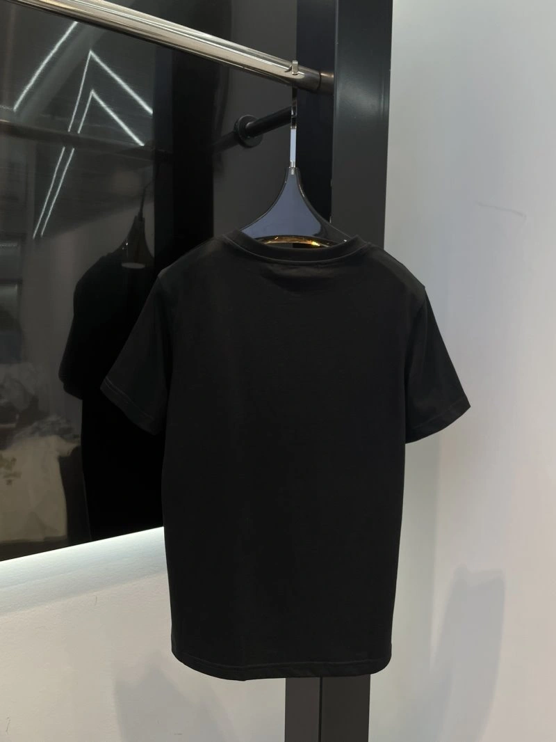 Accurate model Christian Dior T-Shirts