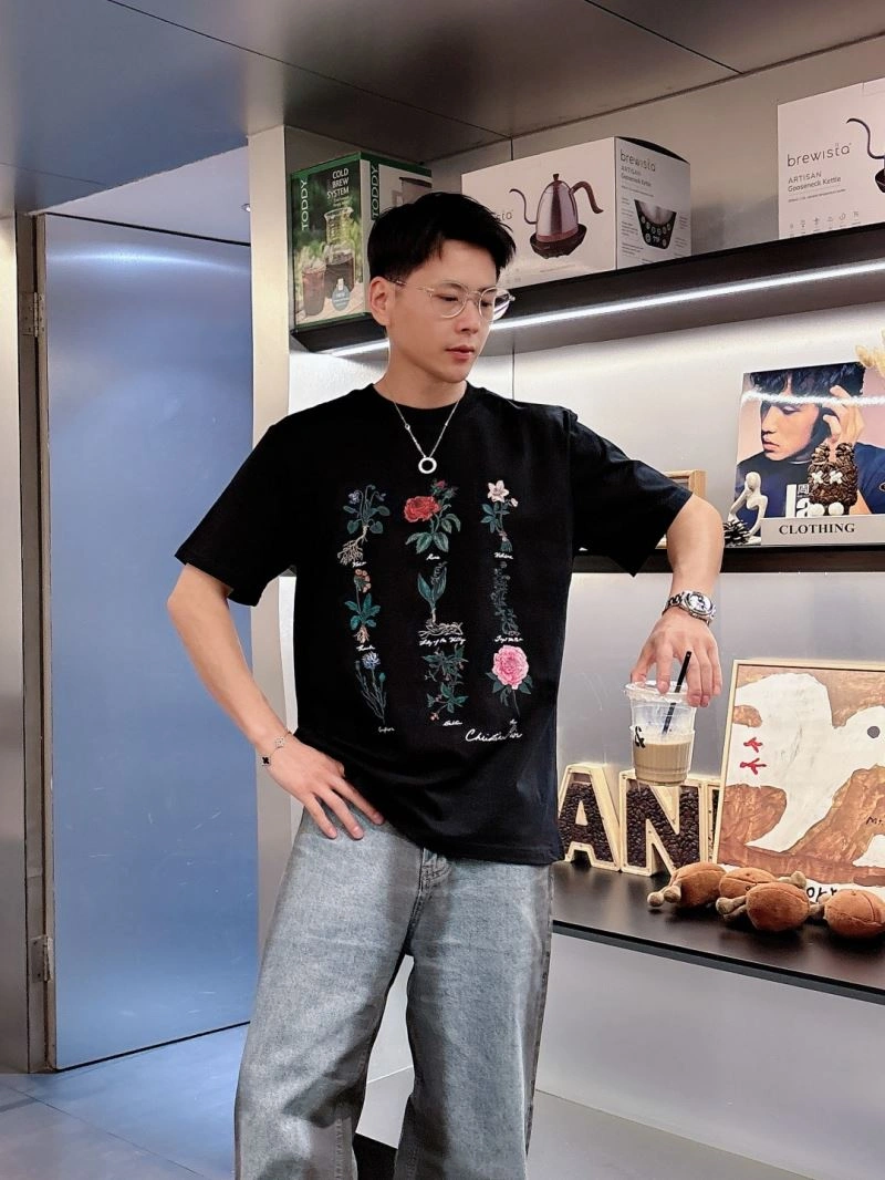 Economical Christian Dior T-Shirts