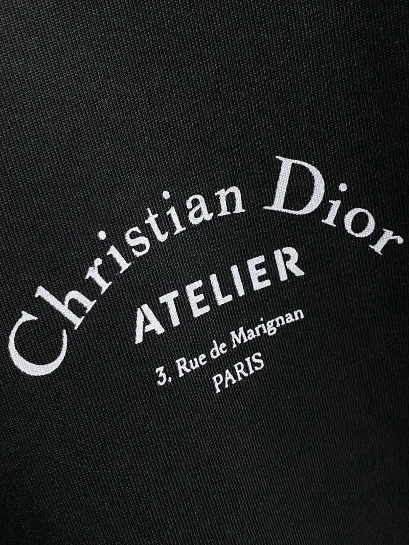 Accurate model Christian Dior T-Shirts