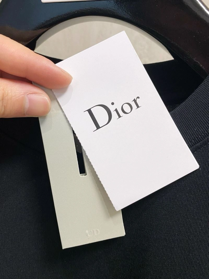 Accurate model Christian Dior T-Shirts