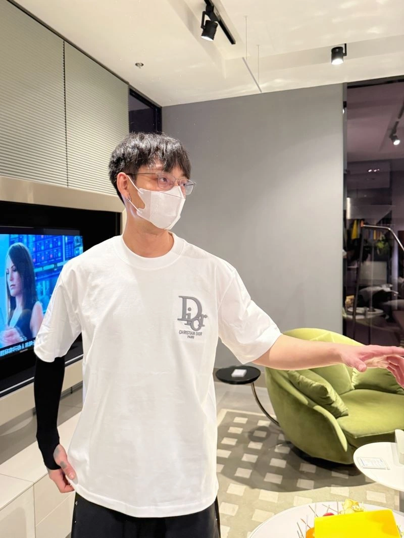 Value-priced Christian Dior T-Shirts