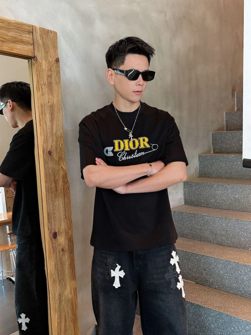 Affordable Christian Dior T-Shirts