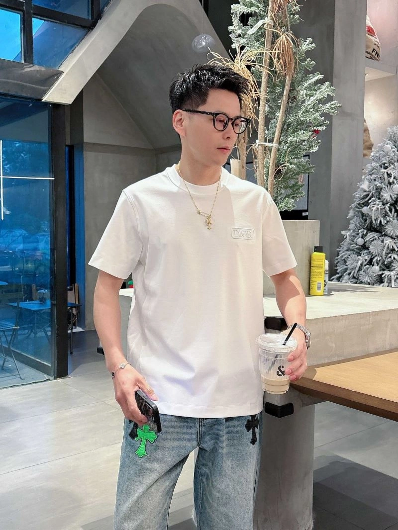Low-cost Christian Dior T-Shirts