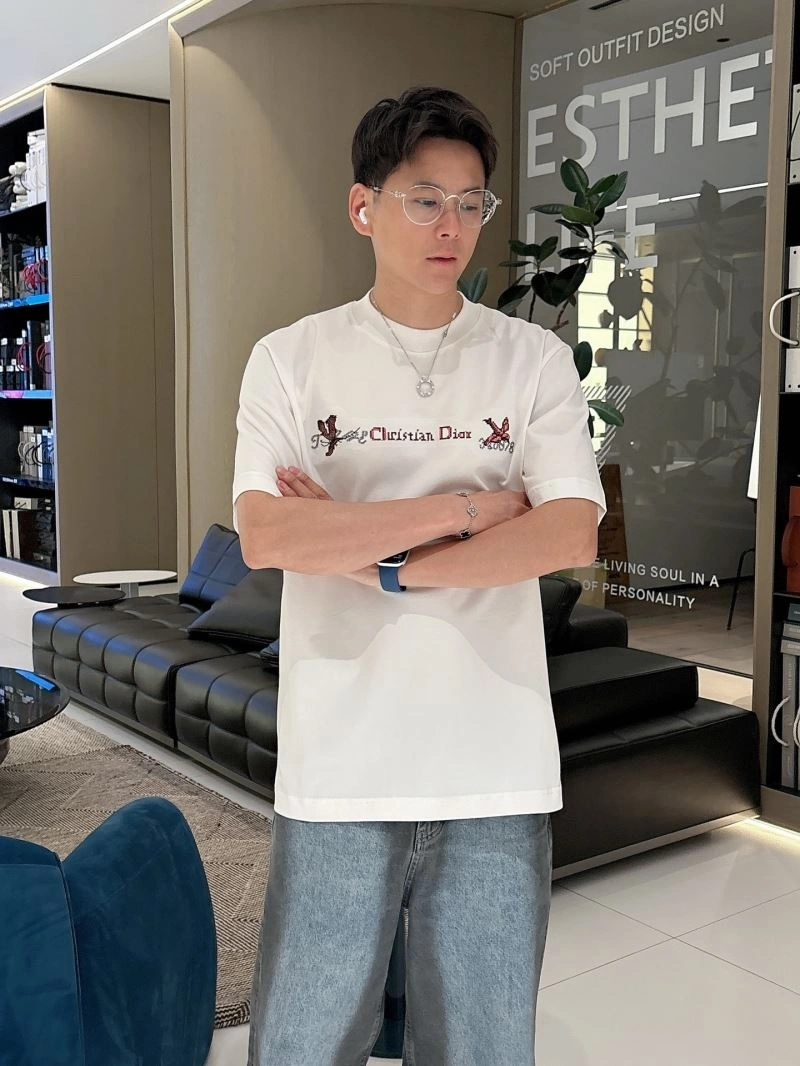 Affordable Christian Dior T-Shirts