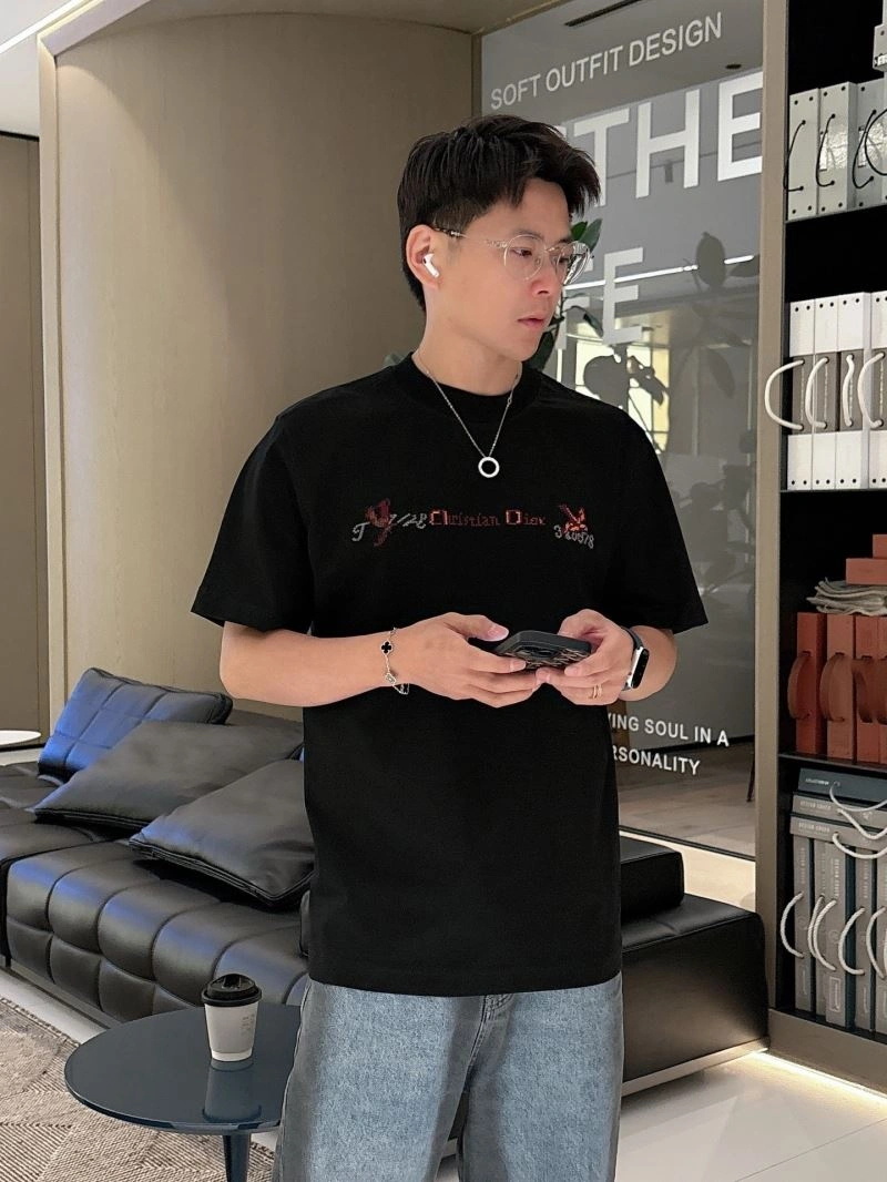 Affordable Christian Dior T-Shirts
