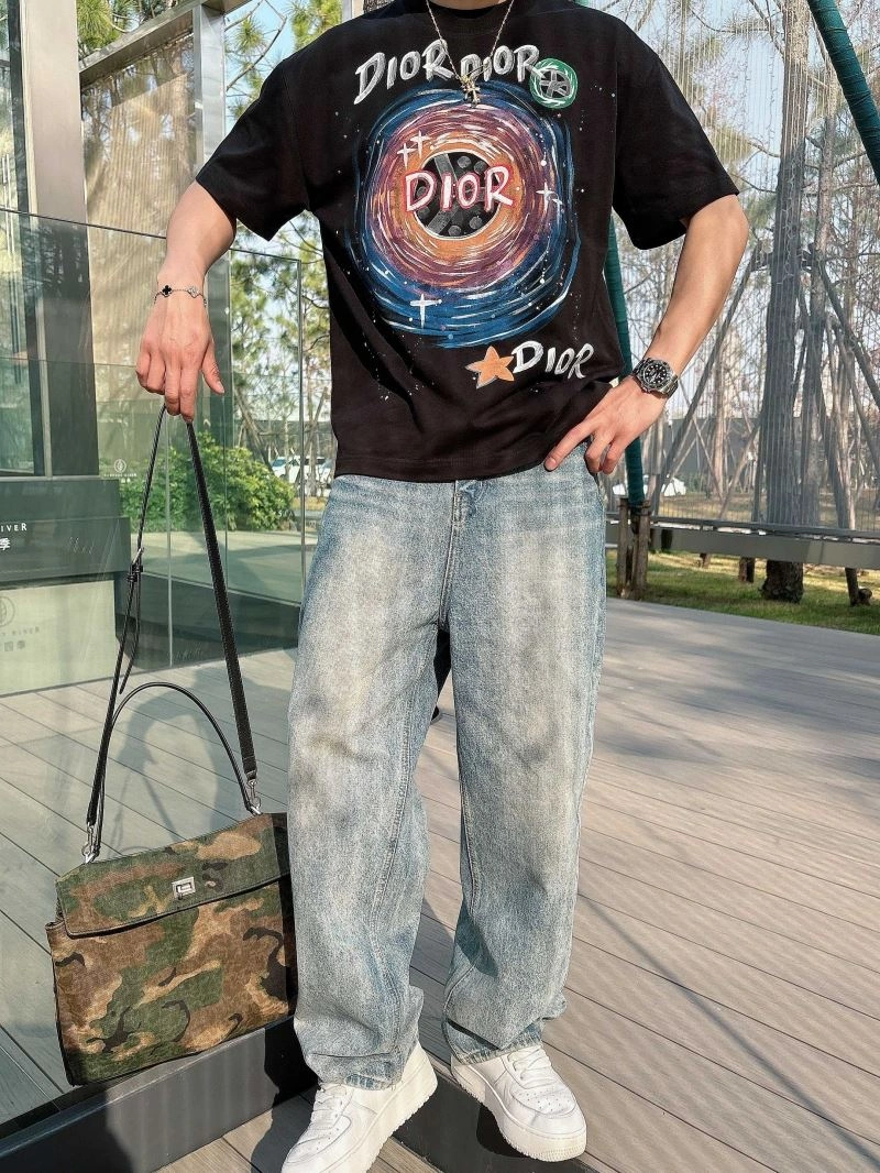 Accurate model Christian Dior T-Shirts