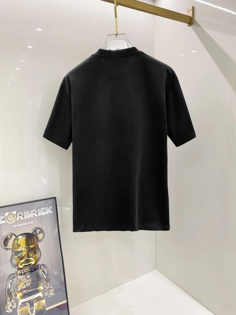 Accurate model Christian Dior T-Shirts