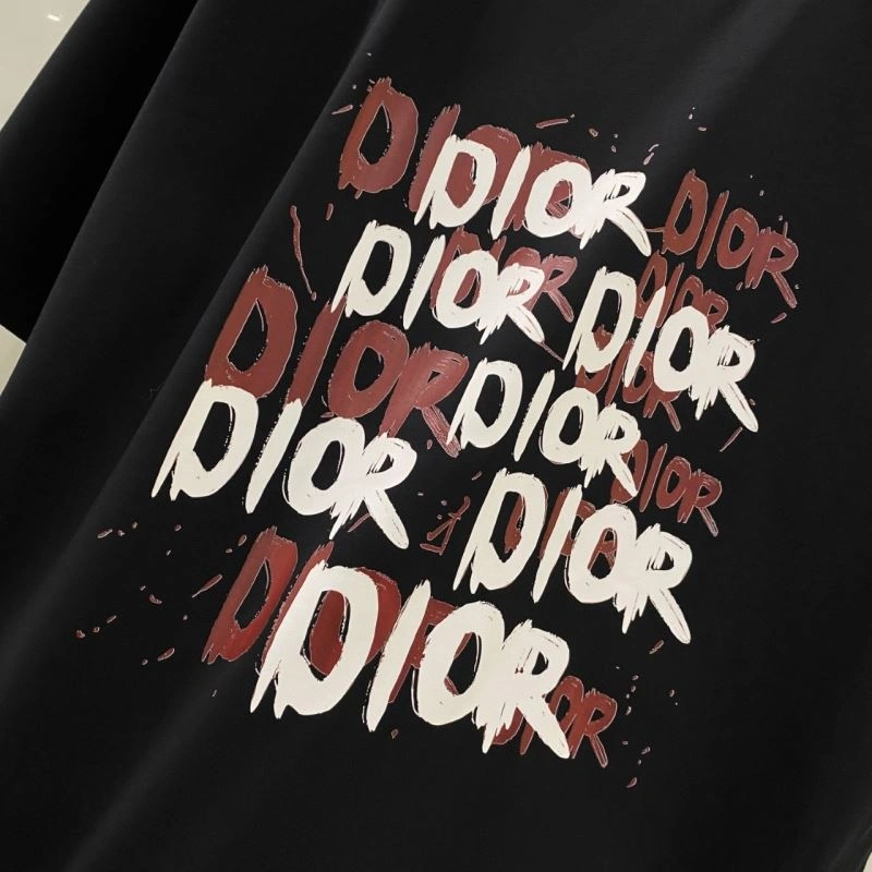 Accurate model Christian Dior T-Shirts