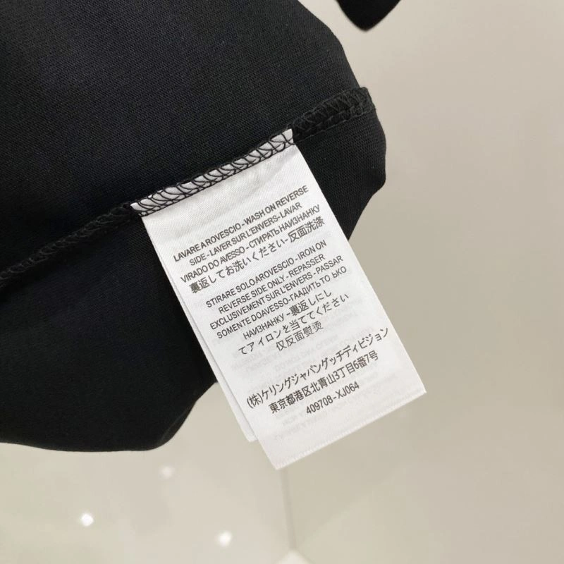 Accurate model Christian Dior T-Shirts