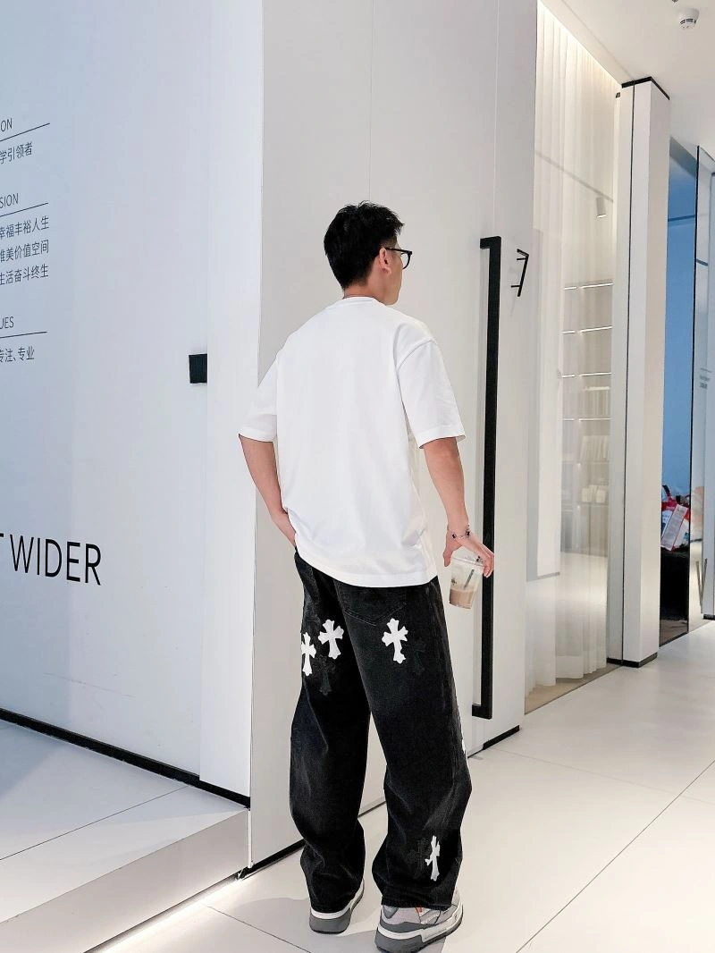 Accurate model Christian Dior T-Shirts