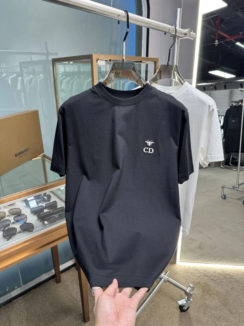 Low-cost Christian Dior T-Shirts