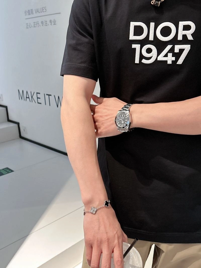 Indistinguishable Christian Dior T-Shirts