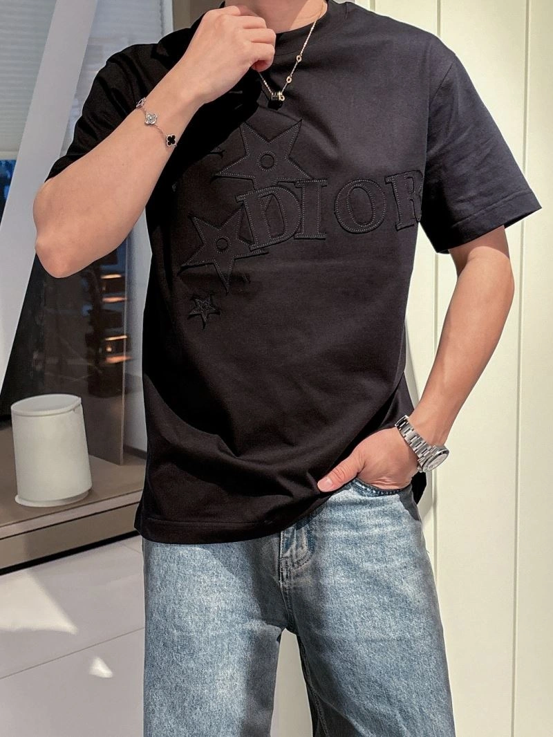 Accurate model Christian Dior T-Shirts