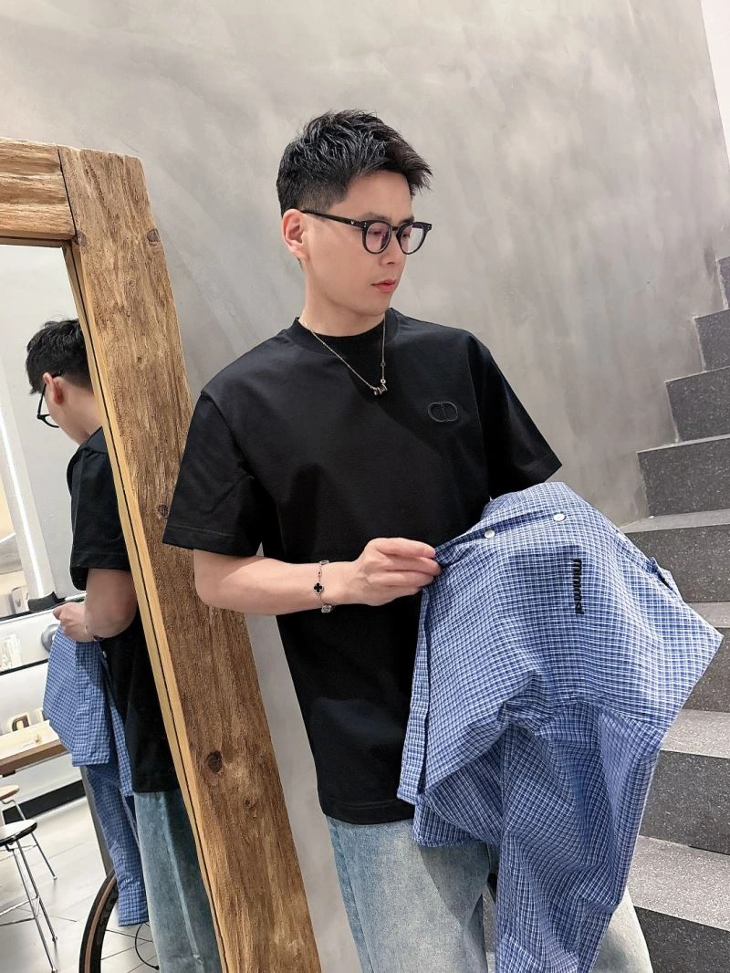 Reasonably priced Christian Dior T-Shirts